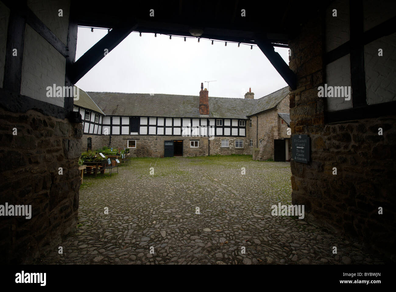 Wrexham chirk castle hi-res stock photography and images - Alamy