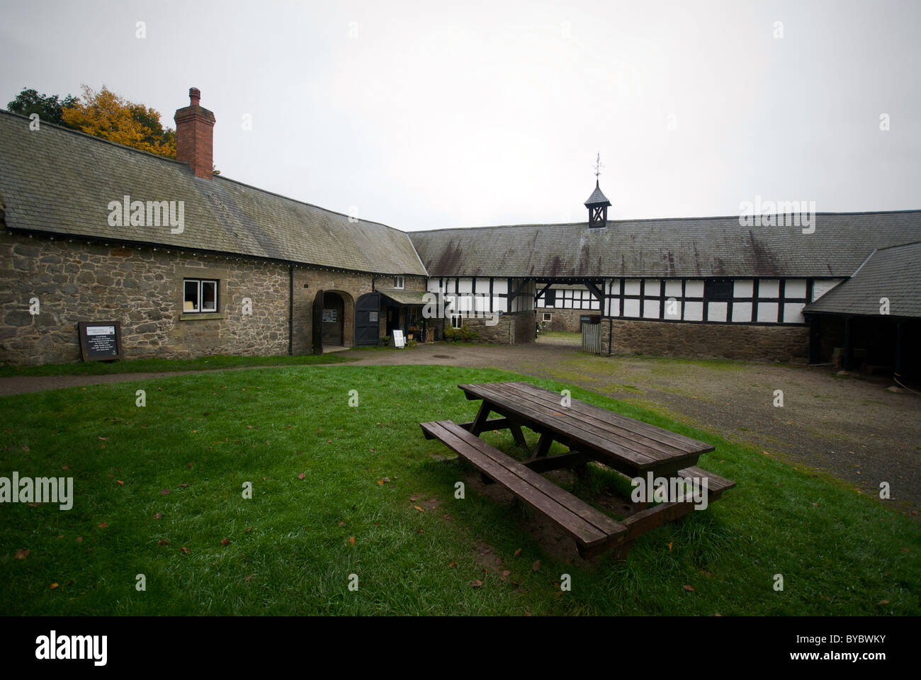 Wrexham chirk castle hi-res stock photography and images - Alamy