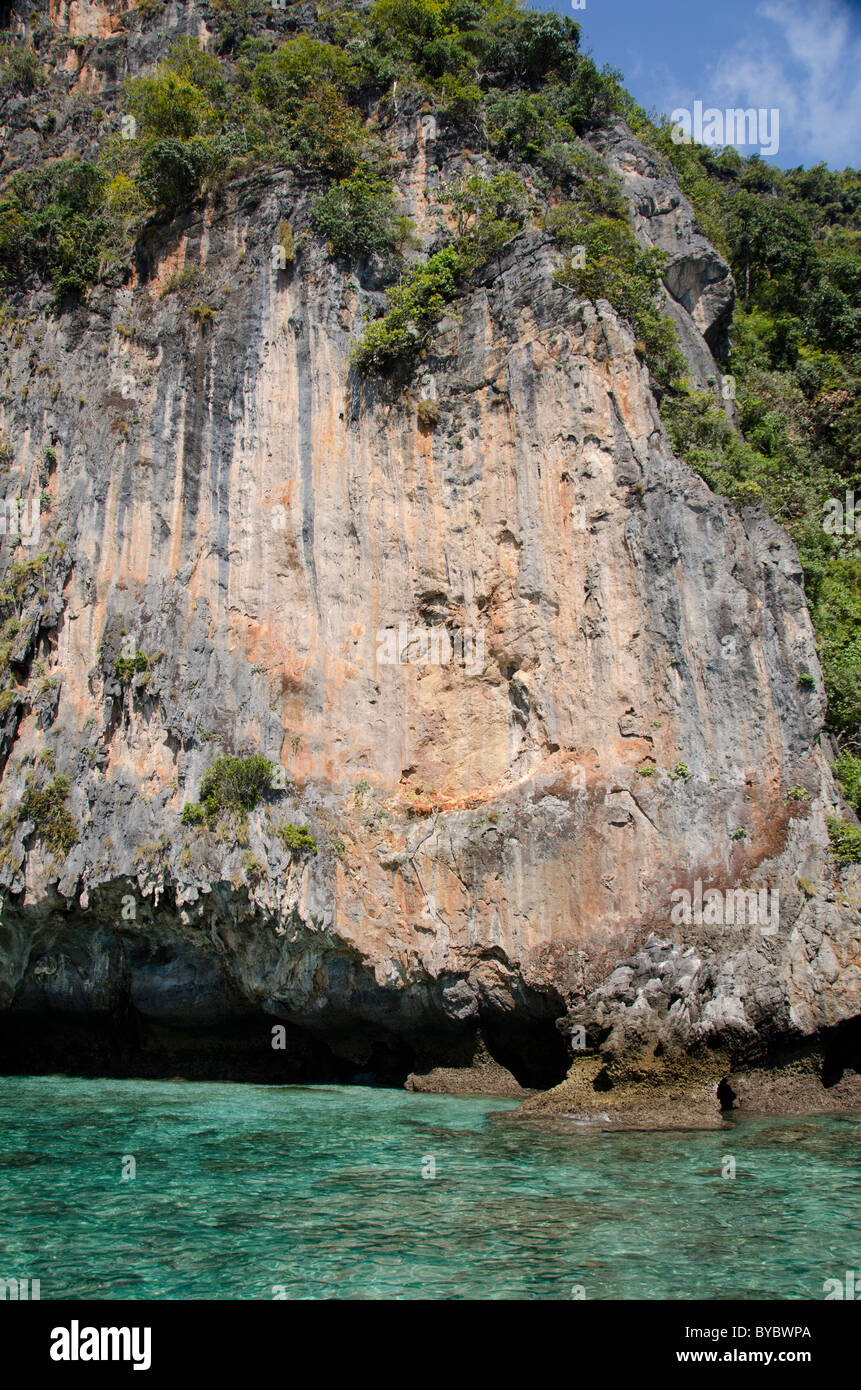 Limestone karst rock formations hi-res stock photography and images - Alamy