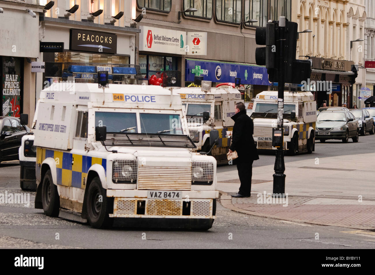 Armoured land rover hi-res stock photography and images - Alamy