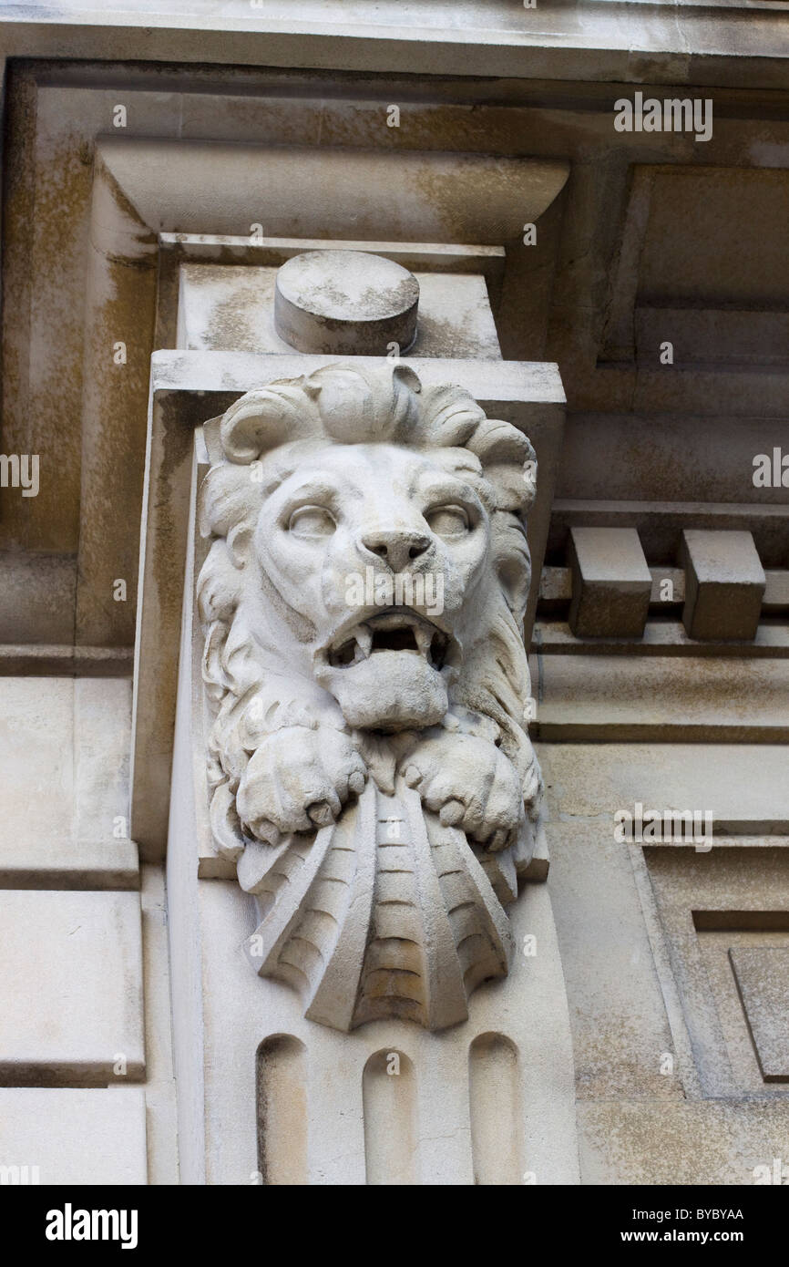Lion Pillar Stock Photos & Lion Pillar Stock Images - Alamy