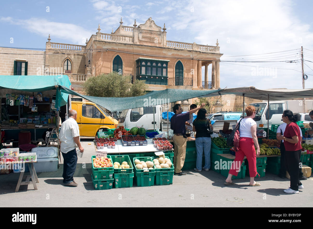 Street Market at Marsaxlokk, the most photographed Maltese village in ...