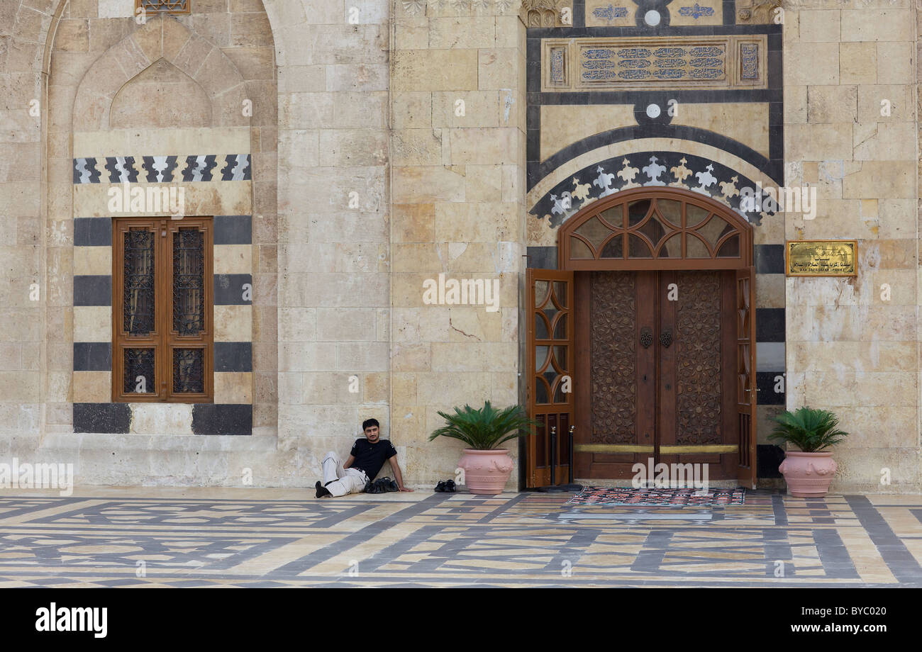 Courtyard of Aleppo Mosque, Syria Stock Photo - Alamy