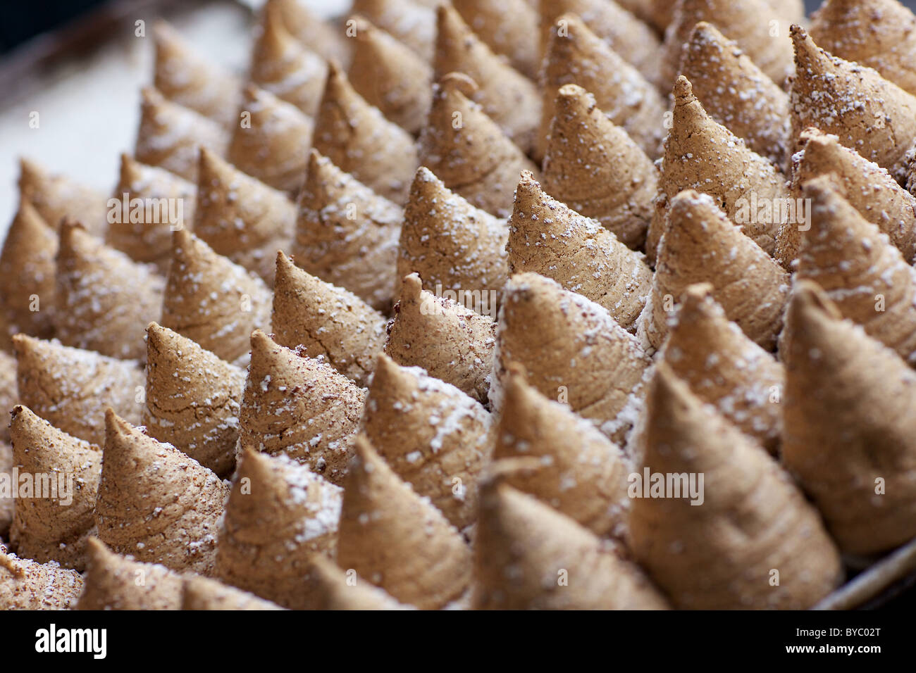 Cakes on sale in Aleppo souk, Syria Stock Photo - Alamy
