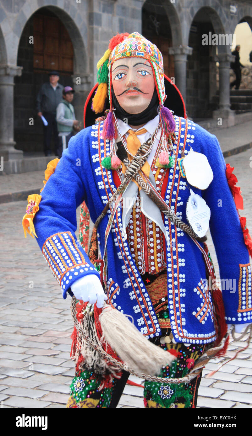 Peruvian costume hi-res stock photography and images - Alamy