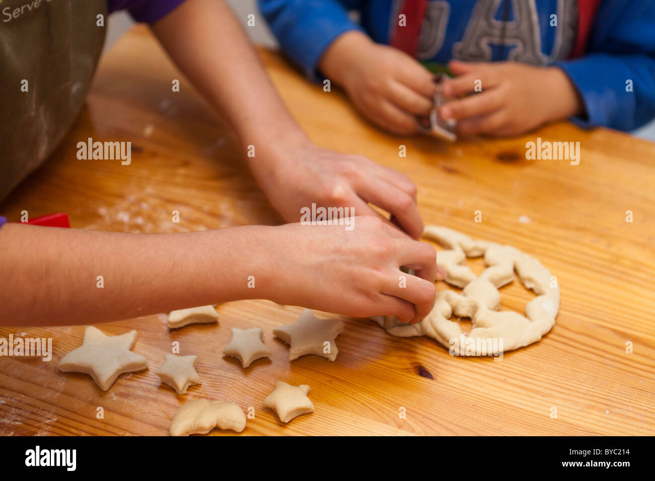 Cutting shapes hi-res stock photography and images - Alamy