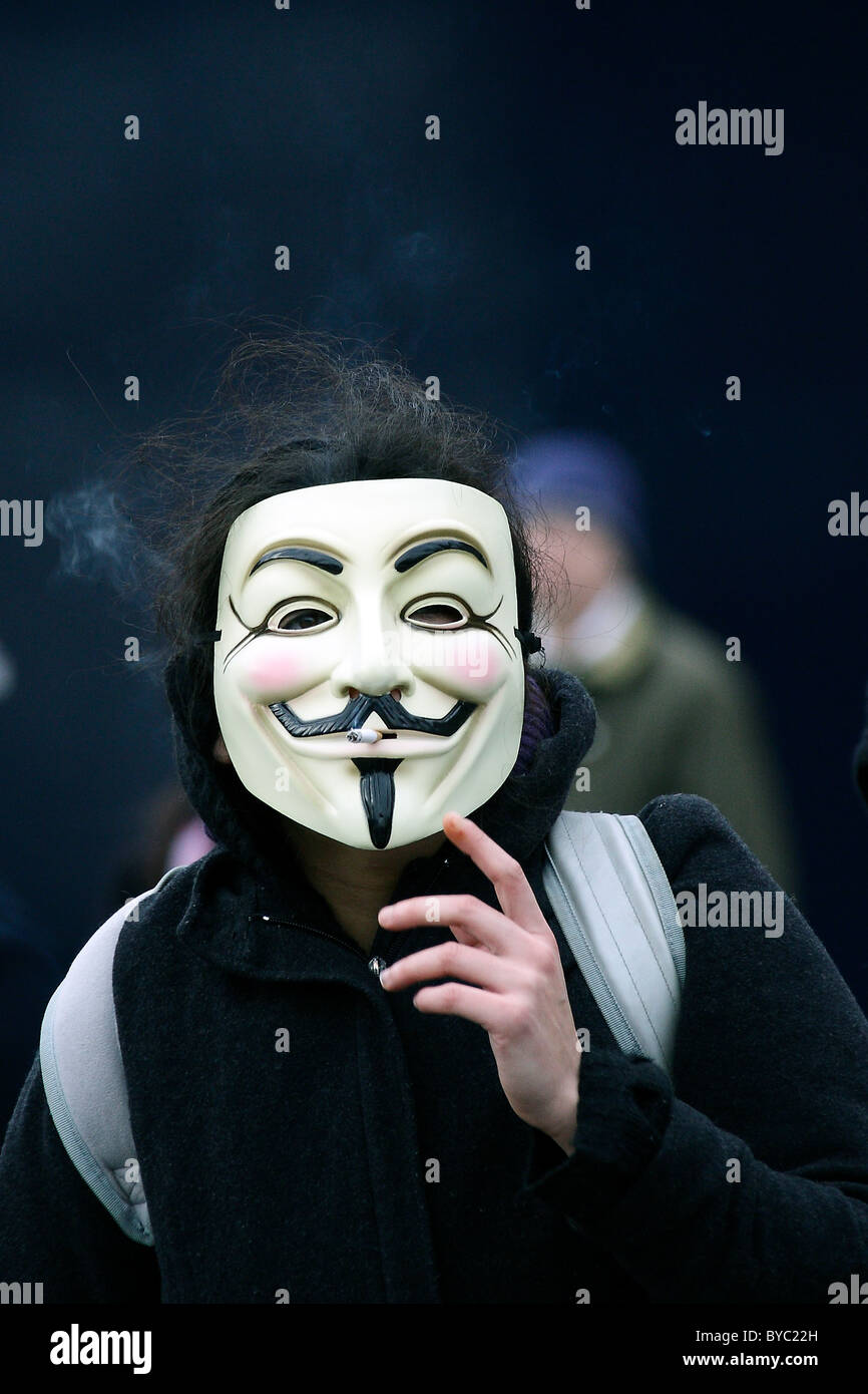 Masked rioter hi-res stock photography and images - Alamy