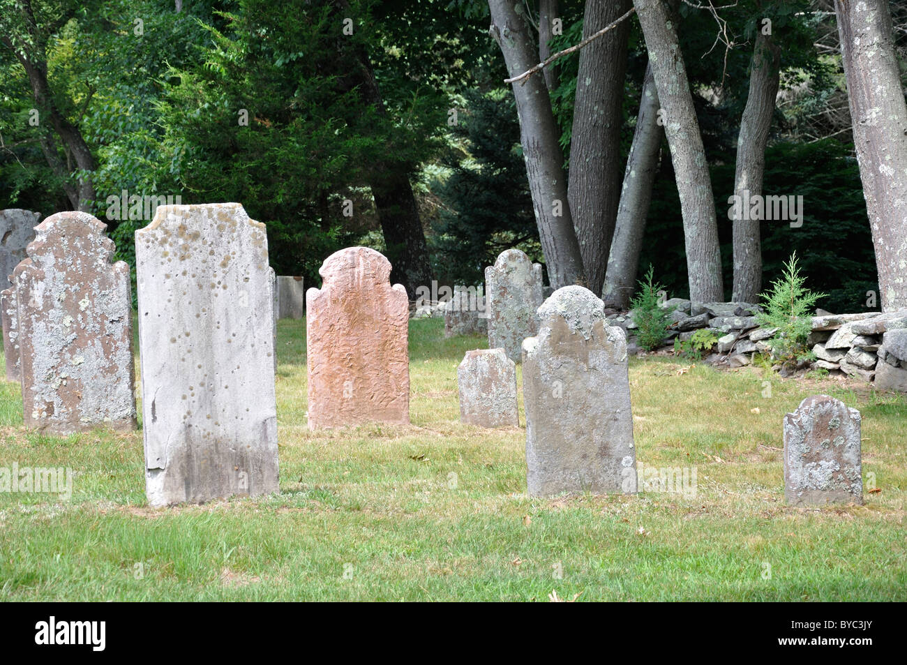1700s graves tombstones hi-res stock photography and images - Alamy