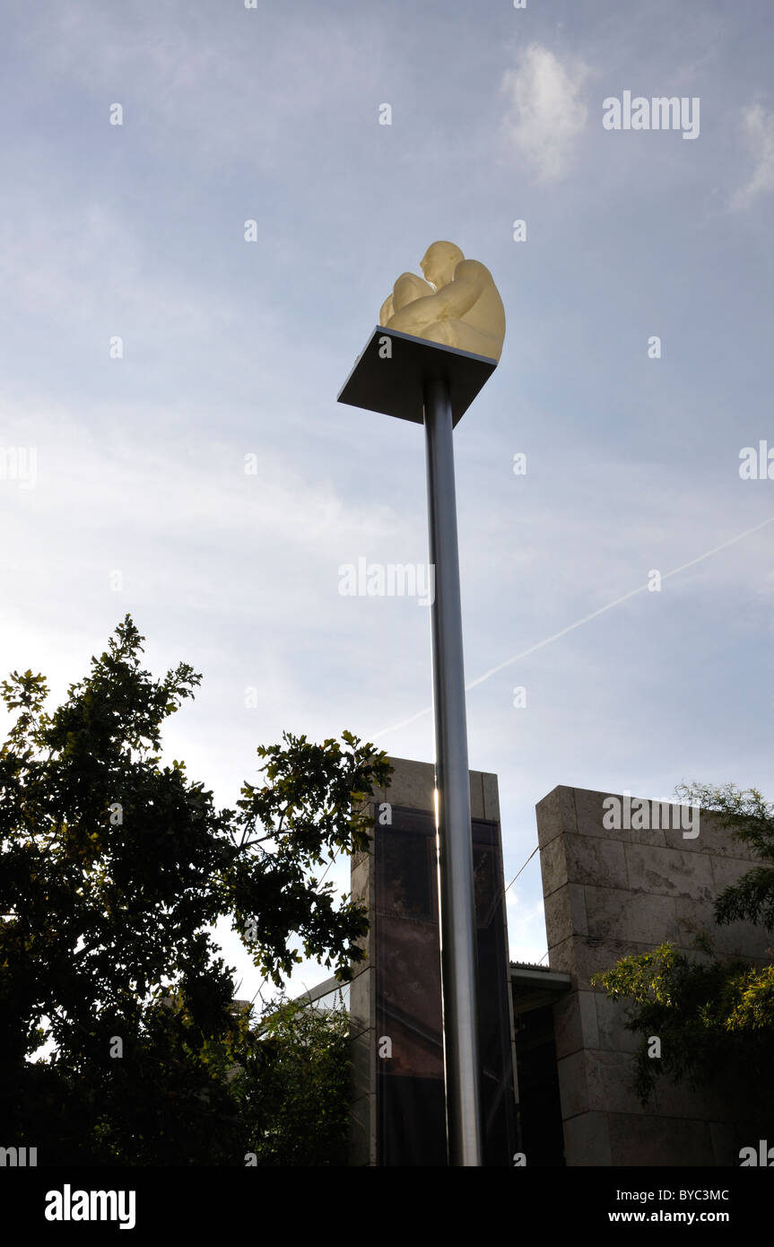 Sitting man sculpture at Nasher Sculpture Center, Dallas, Texas, USA ...