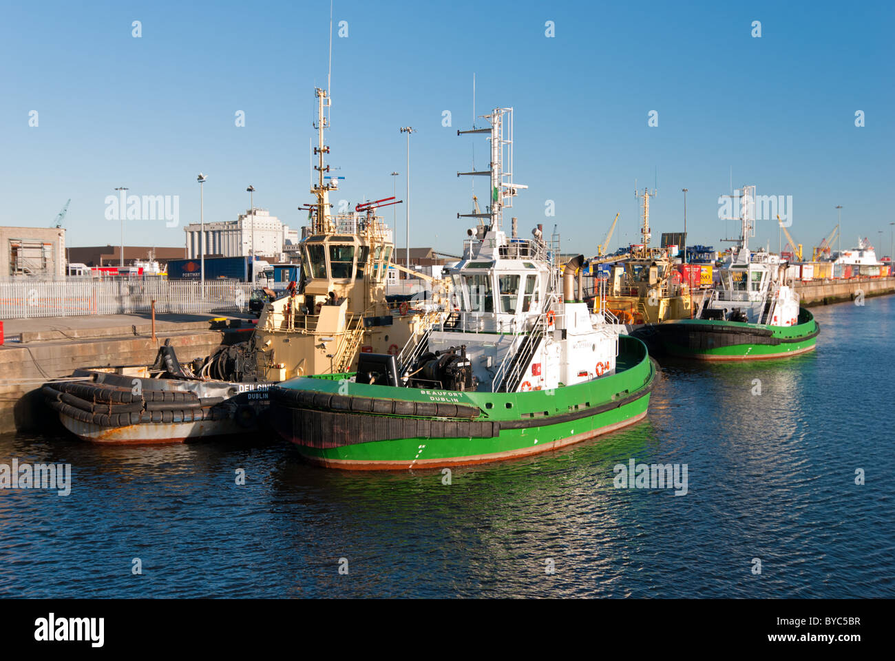 Modern tug boats hi-res stock photography and images - Alamy