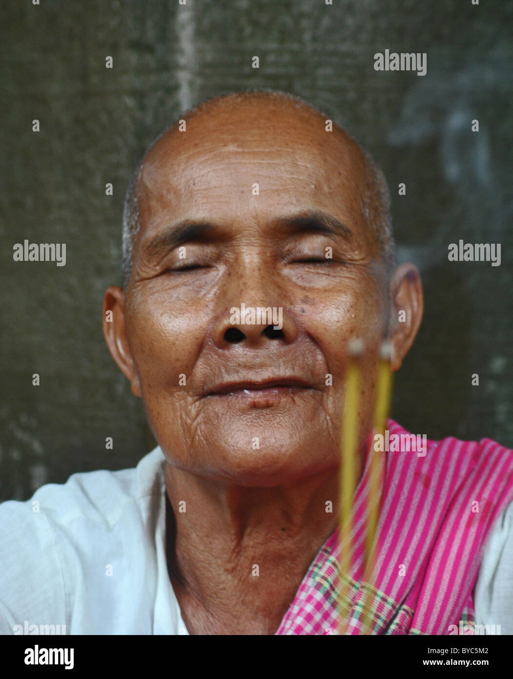 Cambodia meditating hi-res stock photography and images - Alamy