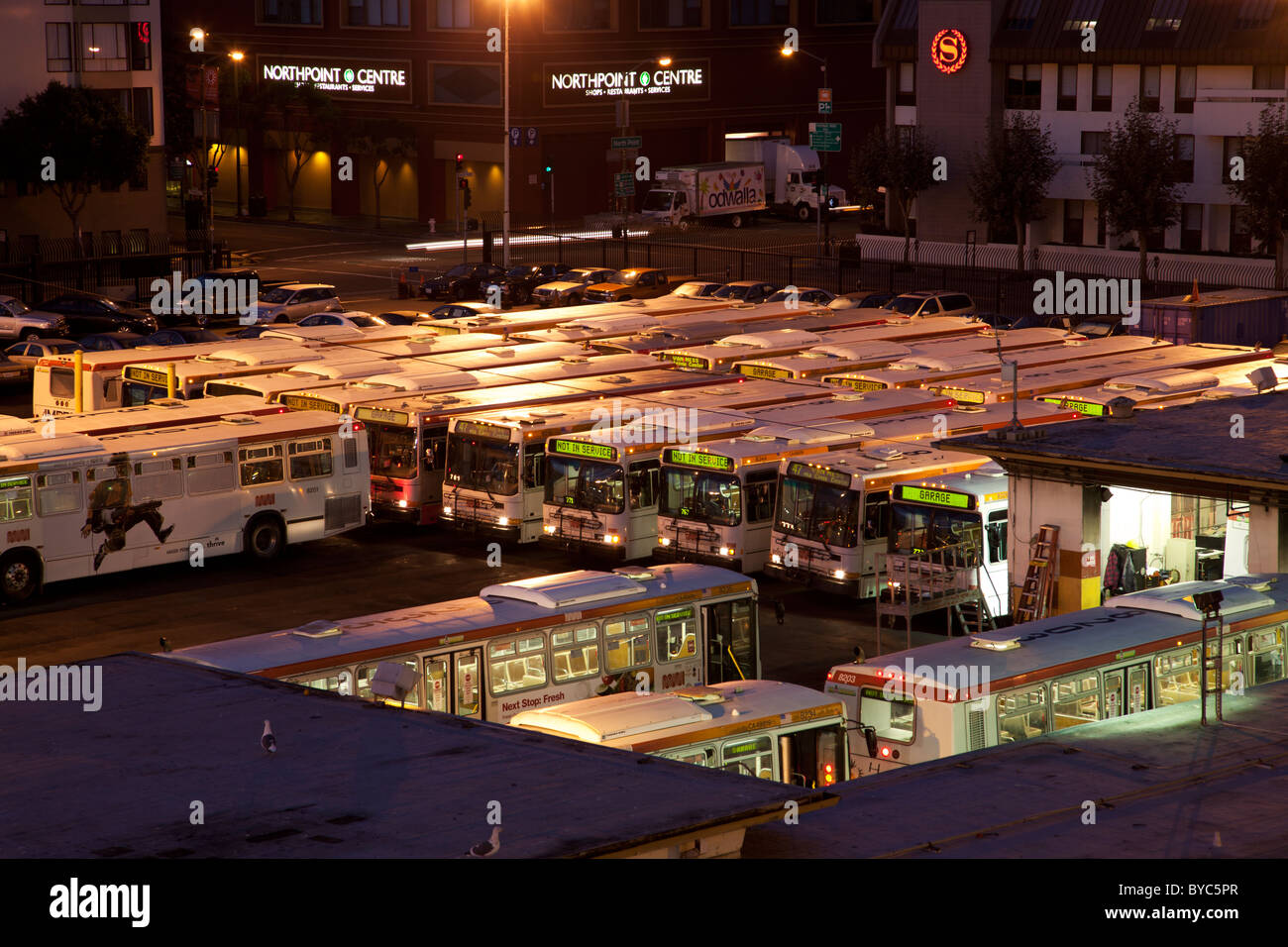 Muni bus hi-res stock photography and images - Alamy