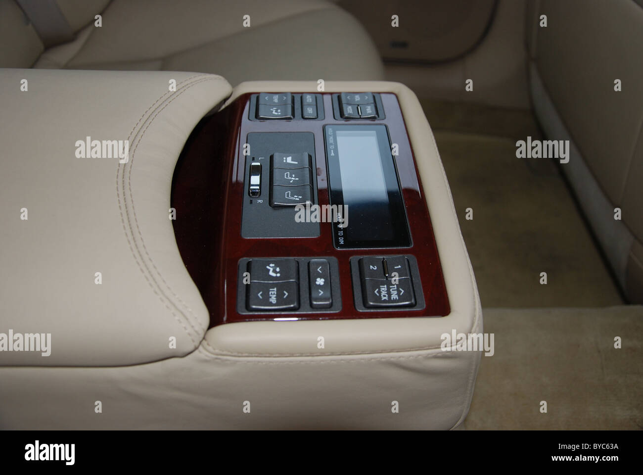 Lexus LS 460 AWD - MY 2006 - Premium Japanese luxurious sedan, segment ...