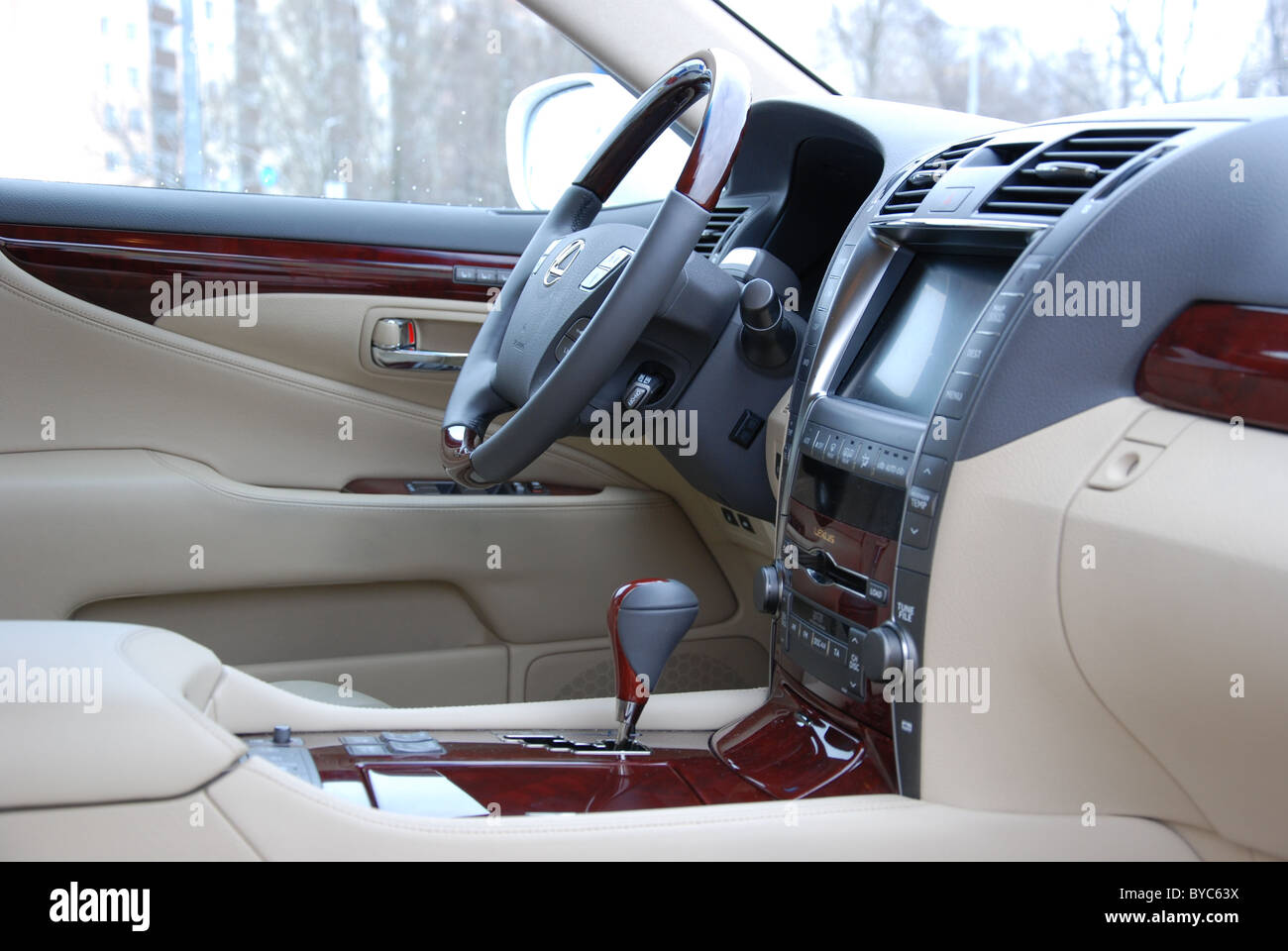 Lexus LS 460 AWD - MY 2006 - Premium Japanese luxurious sedan, segment ...