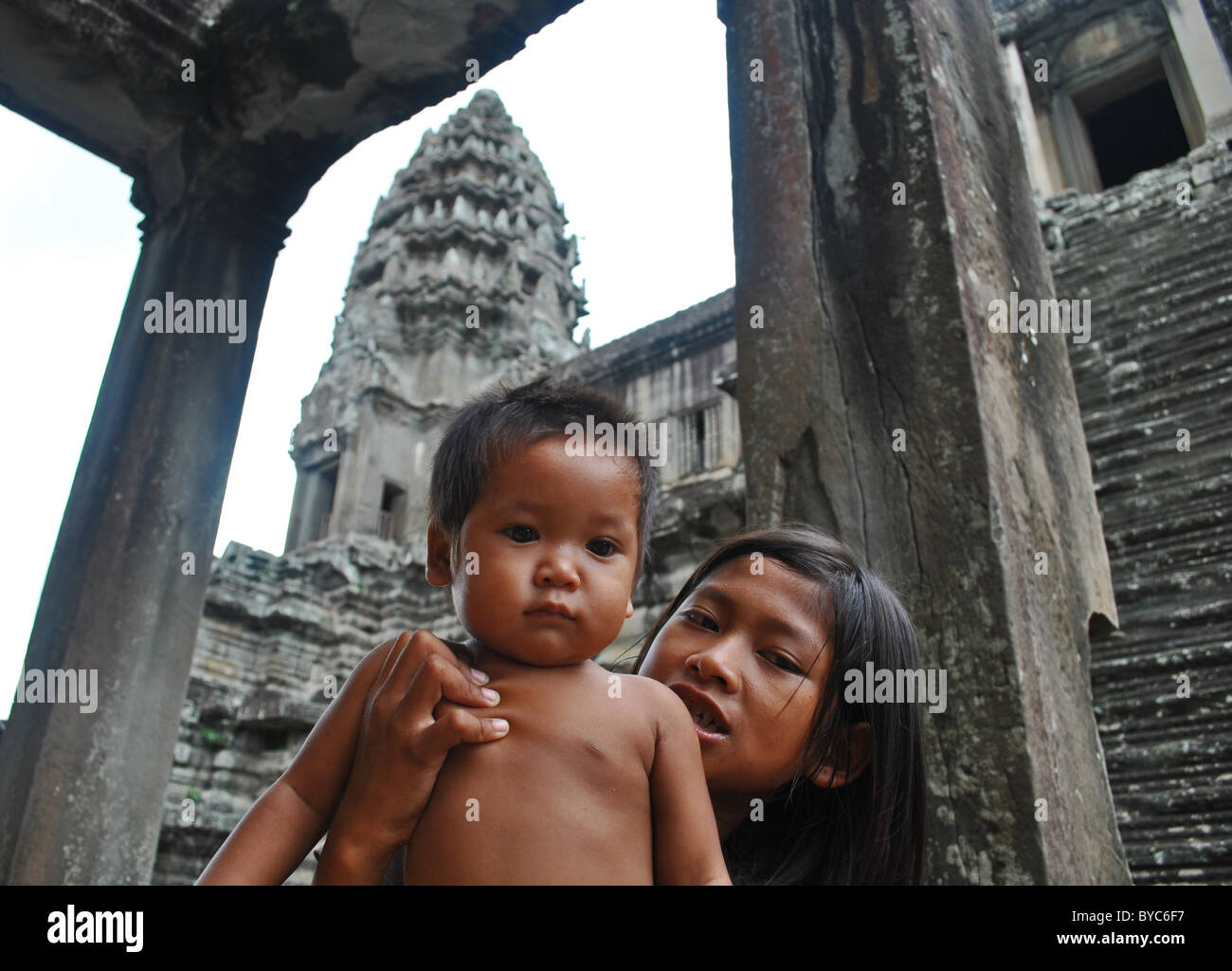 Cambodian children at Angkor Wat Stock Photo - Alamy