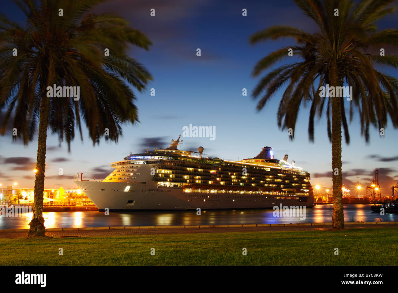 Independence of the Seas cruise ship visiting Las Palmas, Gran Canaria ...