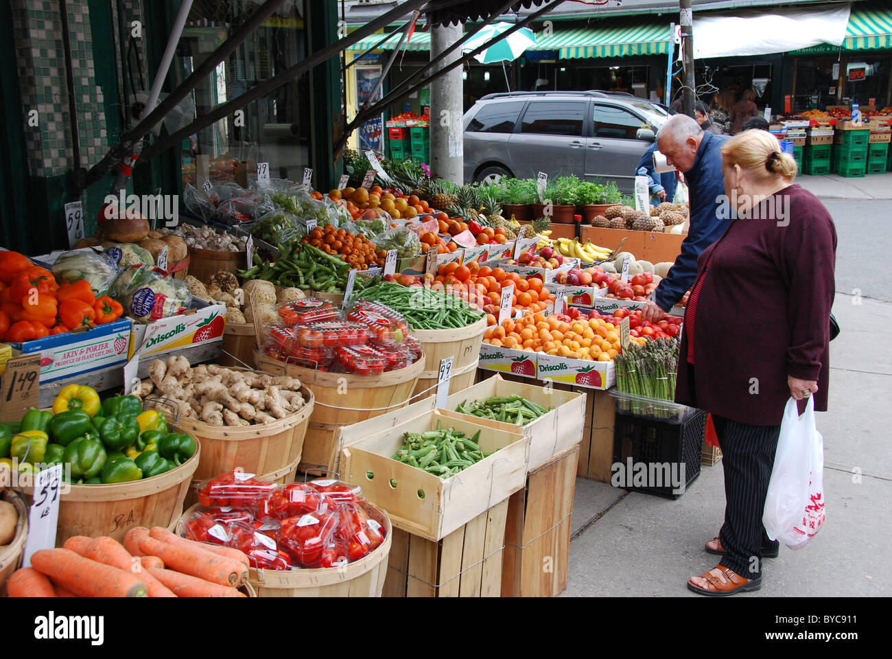 Outdoor market stand hi-res stock photography and images - Alamy