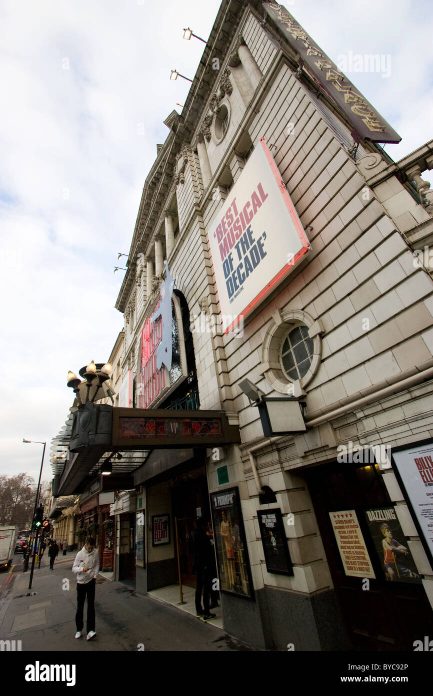 Victoria palace theatre, Victoria London UK Stock Photo - Alamy