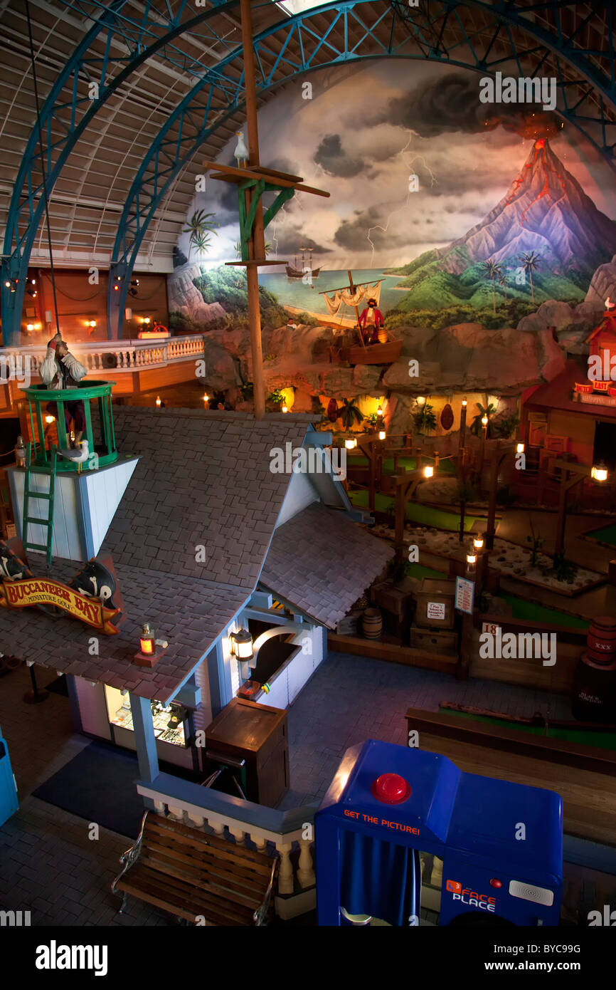 Arcade and Casino at Santa Cruz Beach Boardwalk, California Stock Photo ...