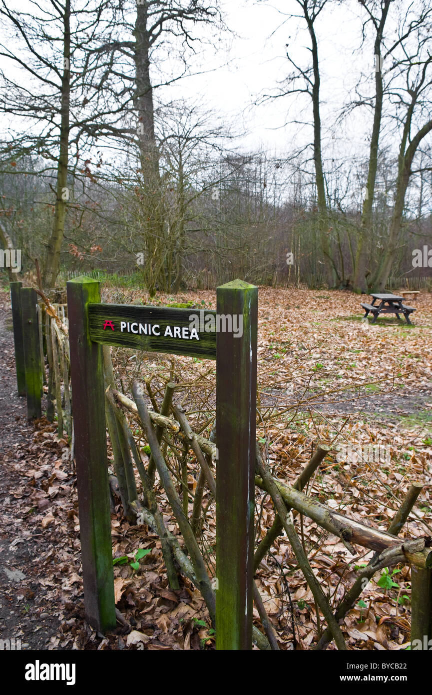 Sign picnic area hi-res stock photography and images - Alamy