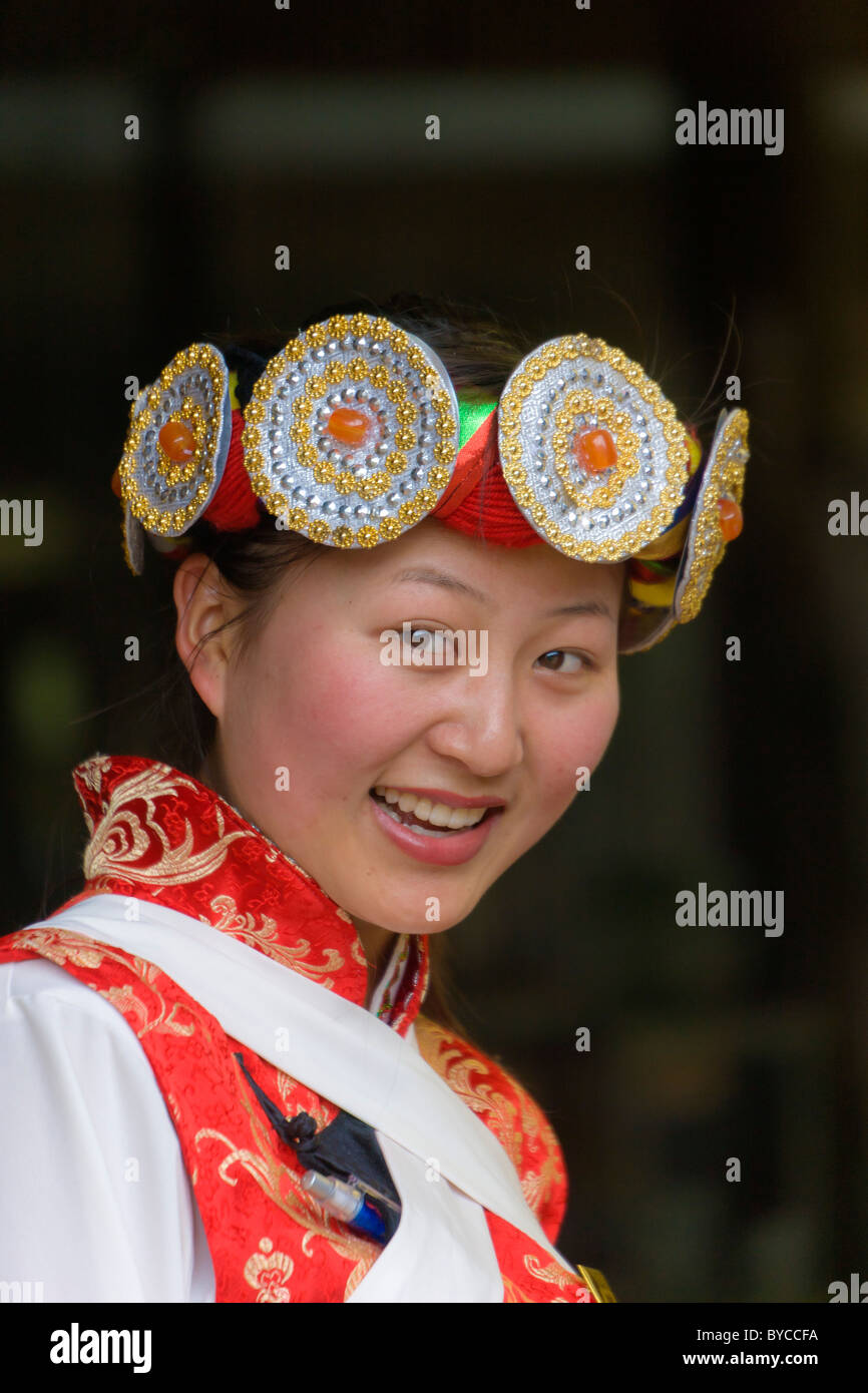 Naxi woman hi-res stock photography and images - Alamy