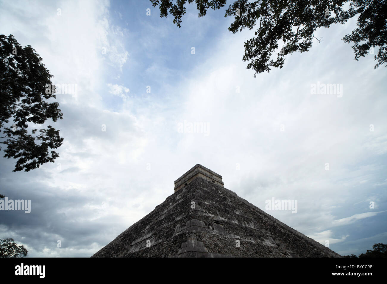 THE CASTLE, MAYAN RUINS AT CHICHEN ITZA, MEXICO Stock Photo - Alamy