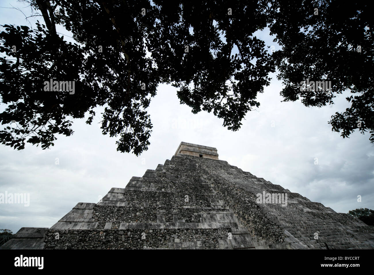 THE CASTLE, MAYAN RUINS AT CHICHEN ITZA, MEXICO Stock Photo - Alamy