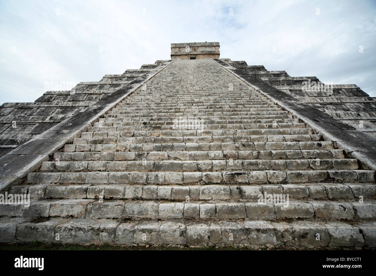 THE CASTLE, MAYAN RUINS AT CHICHEN ITZA, MEXICO Stock Photo - Alamy