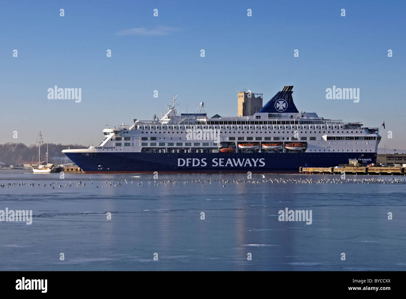 Dfds seaways hi-res stock photography and images - Alamy