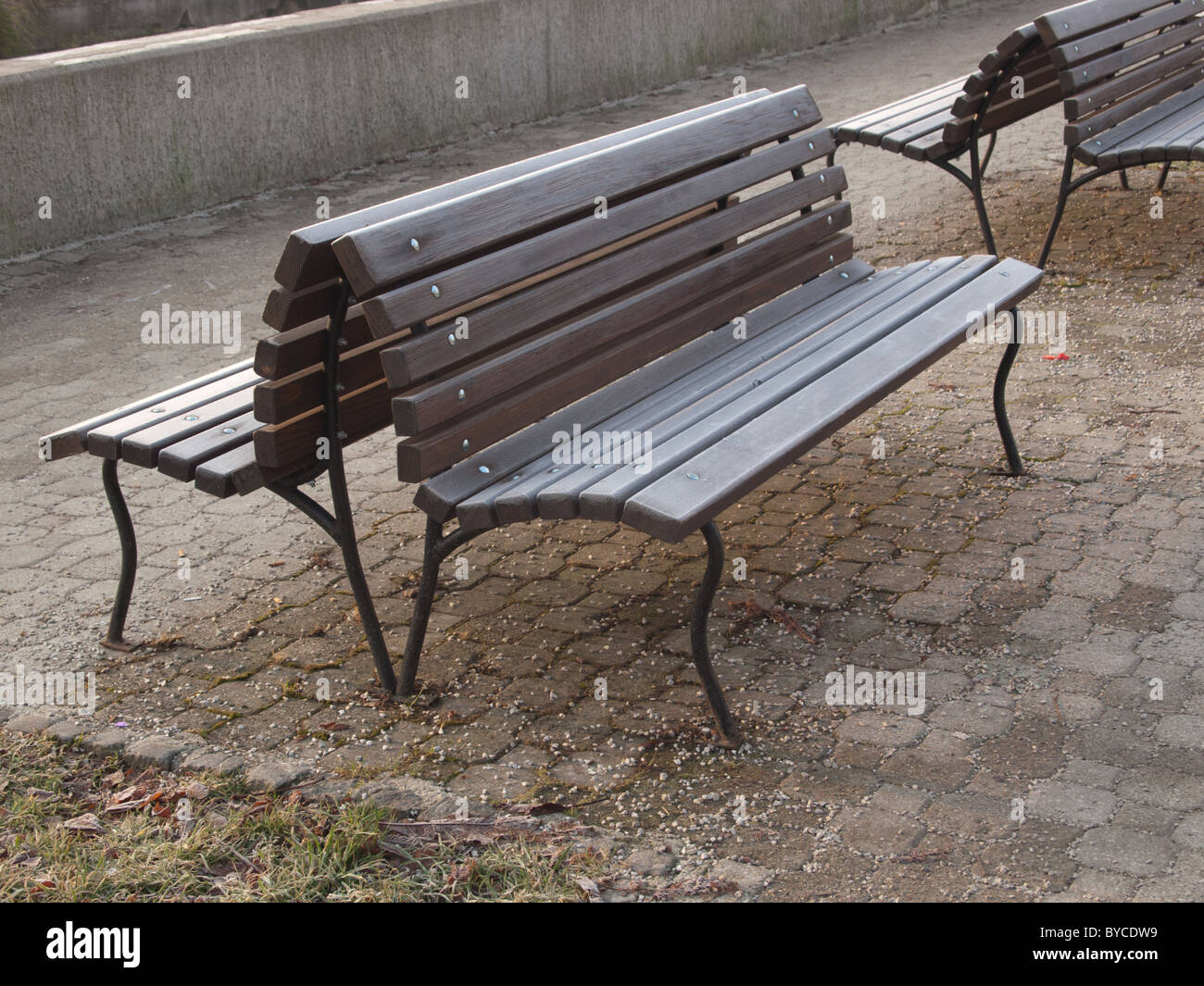 Iced bench in the park Stock Photo - Alamy