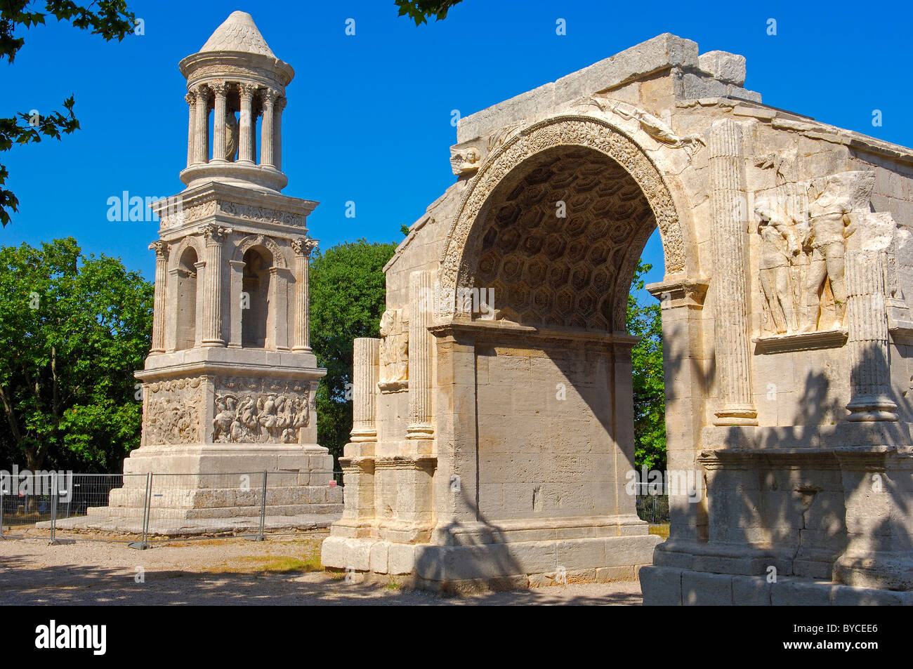 Glanum roman ruins st remy de provence hi-res stock photography and ...