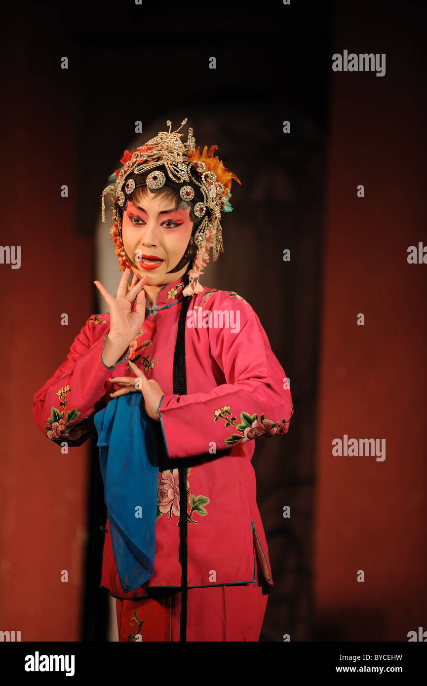 China beijing actress hi-res stock photography and images - Alamy