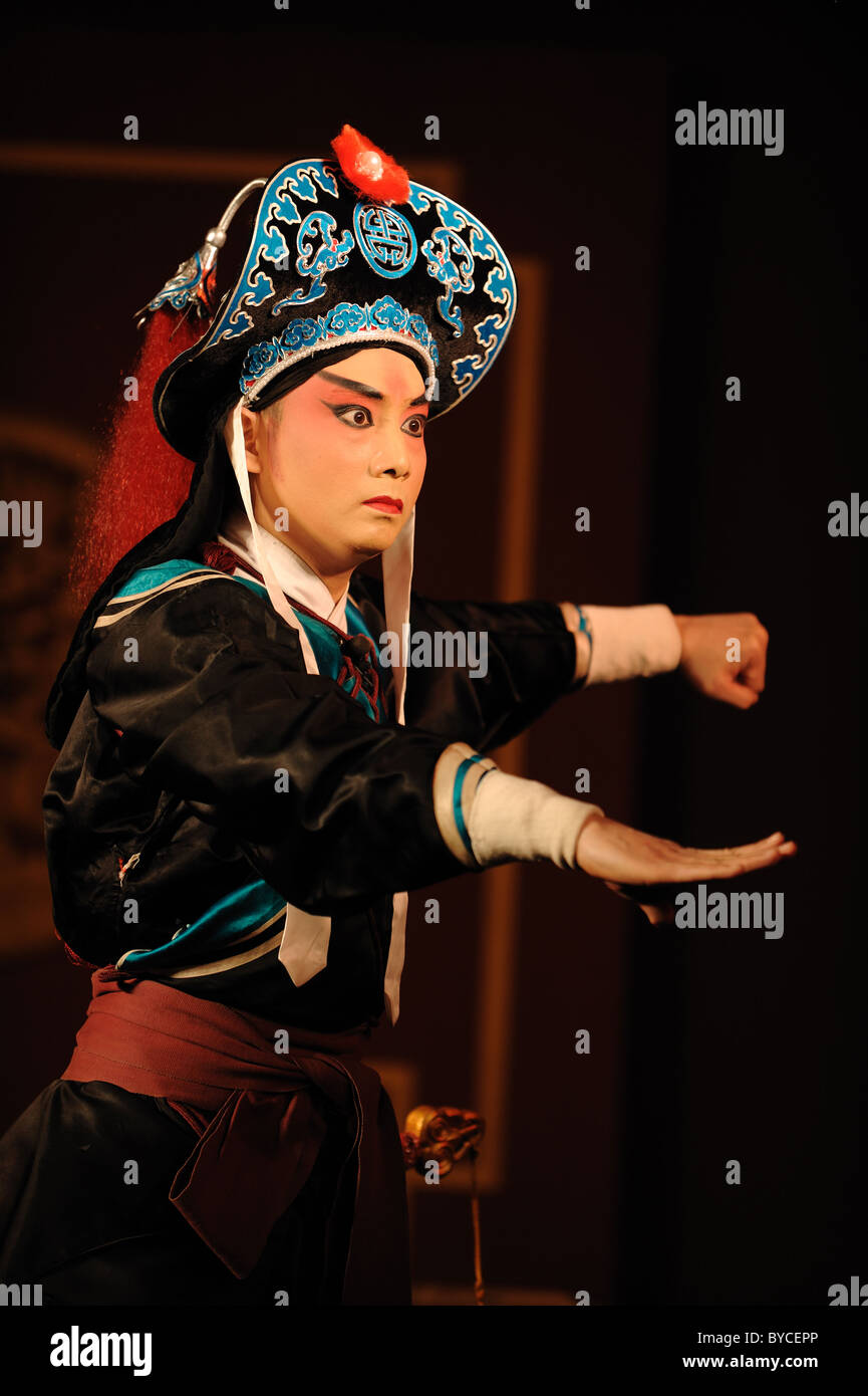 china opera actor with hat Stock Photo - Alamy