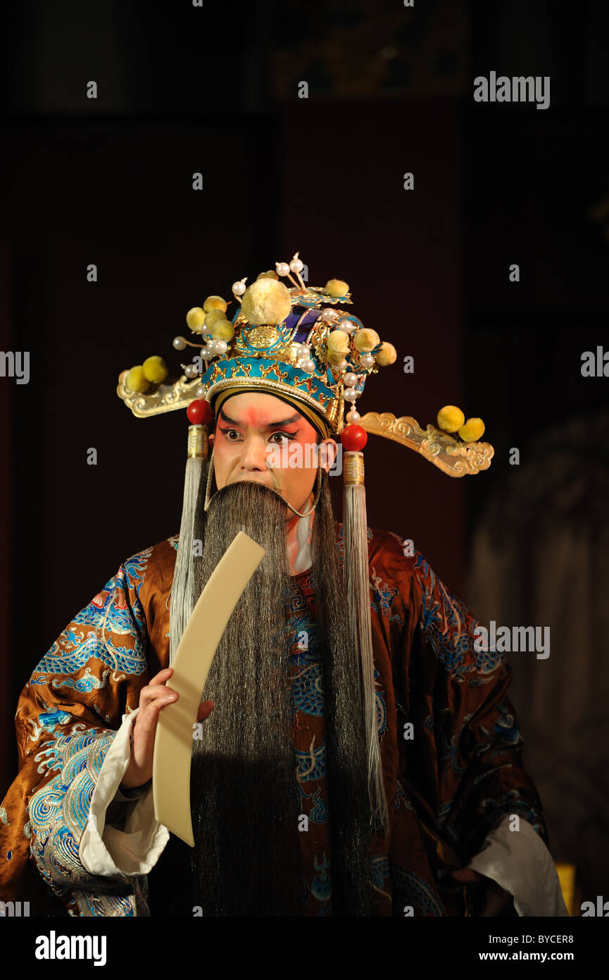china opera man with long beard Stock Photo - Alamy