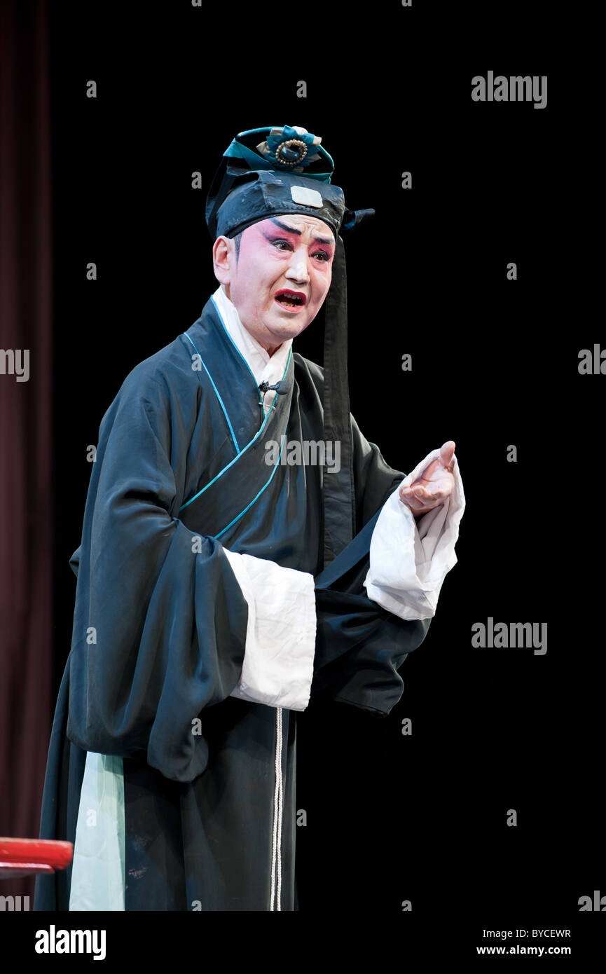 china opera Actress Stock Photo - Alamy