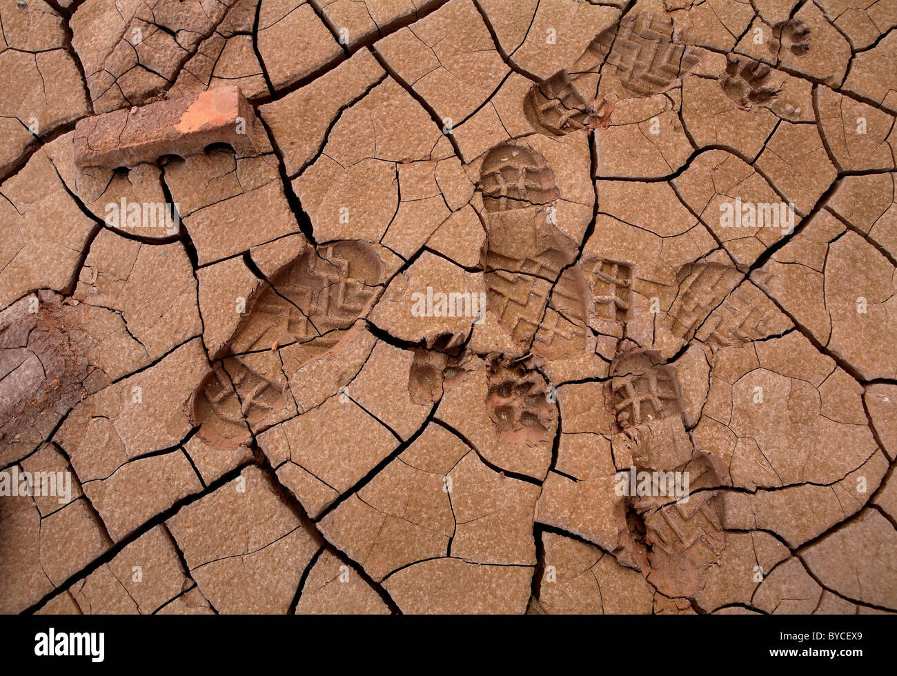 Mud brick construction hi-res stock photography and images - Alamy