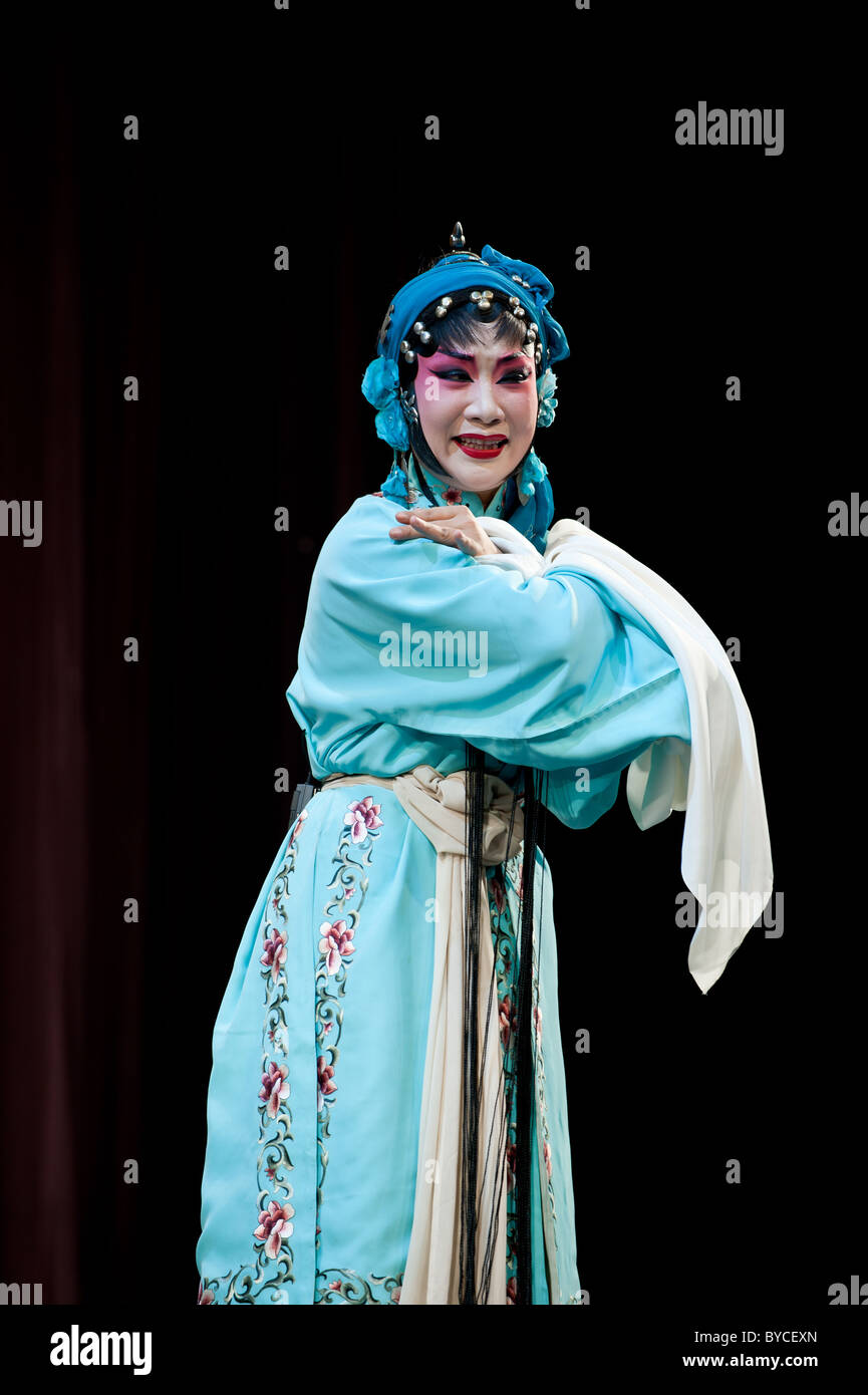 Young adult female actor actress hi-res stock photography and images ...