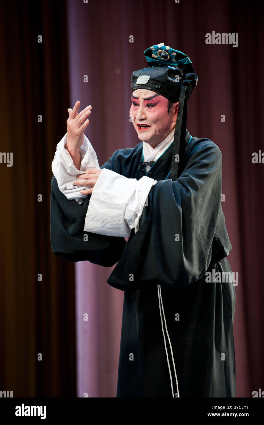 china opera Actress Stock Photo - Alamy