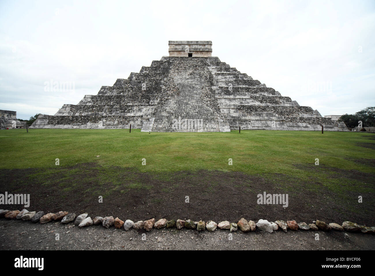 THE CASTLE, MAYAN RUINS AT CHICHEN ITZA, MEXICO Stock Photo - Alamy