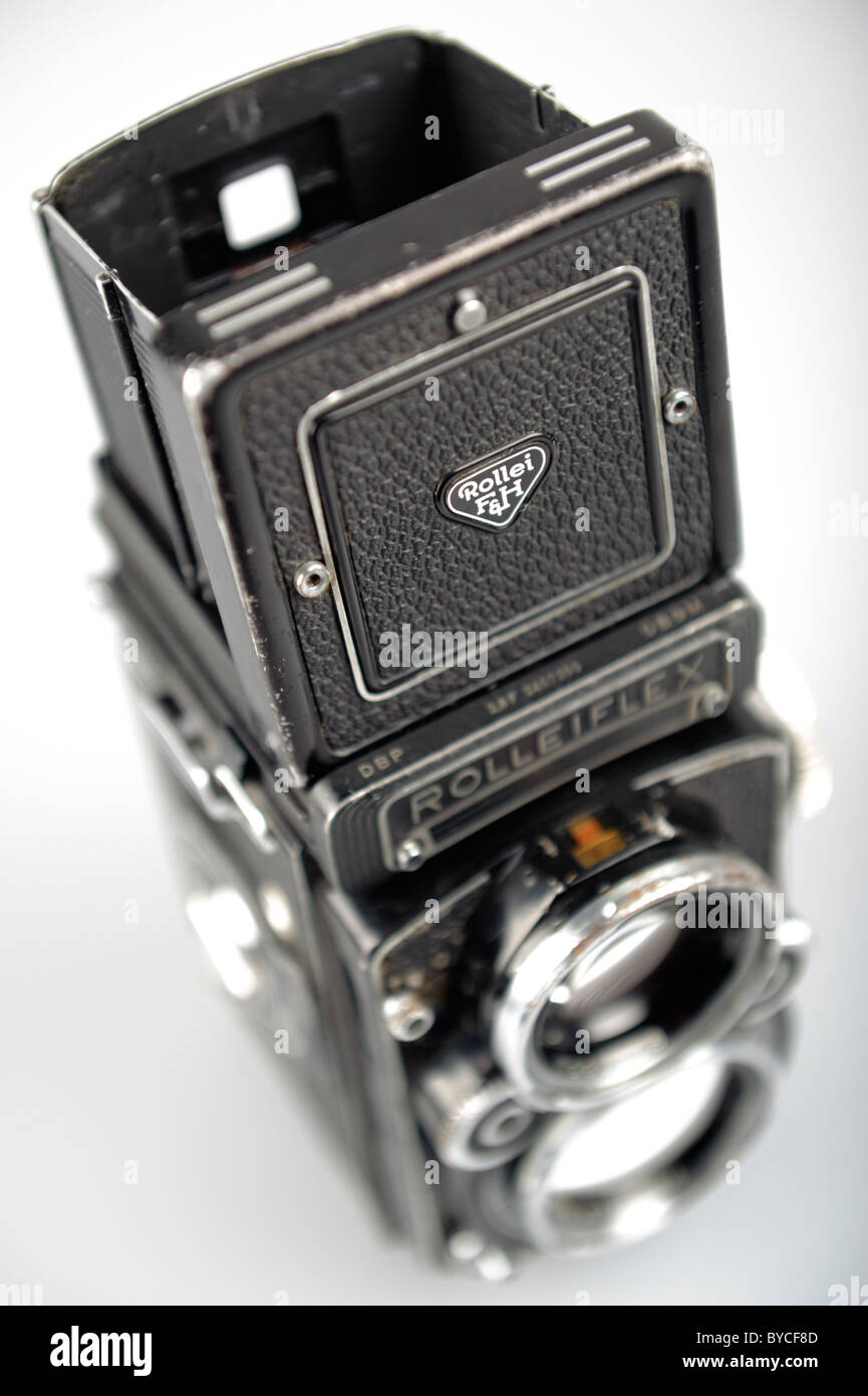 Rolleiflex 2.8F Twin Lens Reflex (TLR) old film camera Stock Photo - Alamy