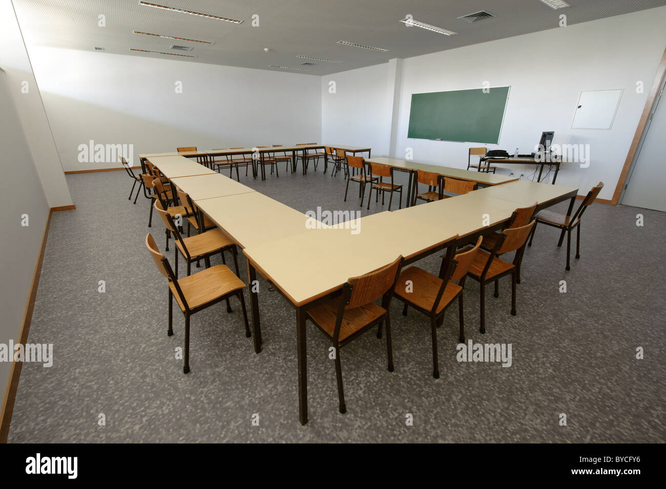 Empty school classroom secondary hi-res stock photography and images ...