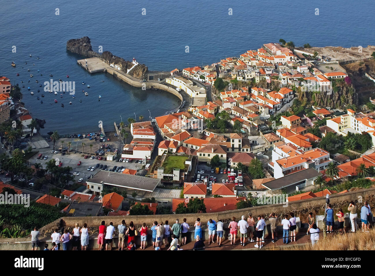 Thronged with people hi-res stock photography and images - Alamy