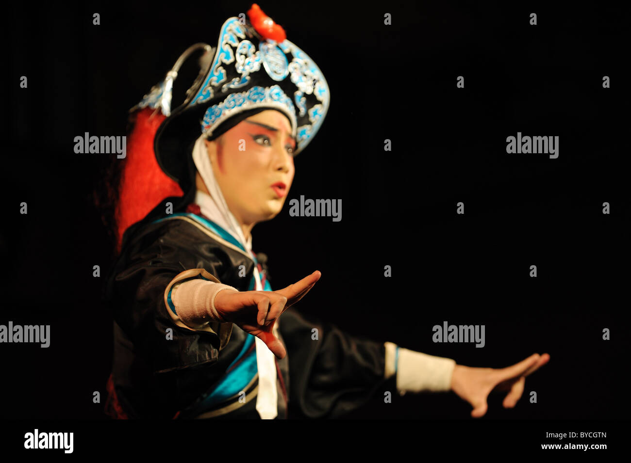 china opera actor with hat Stock Photo - Alamy