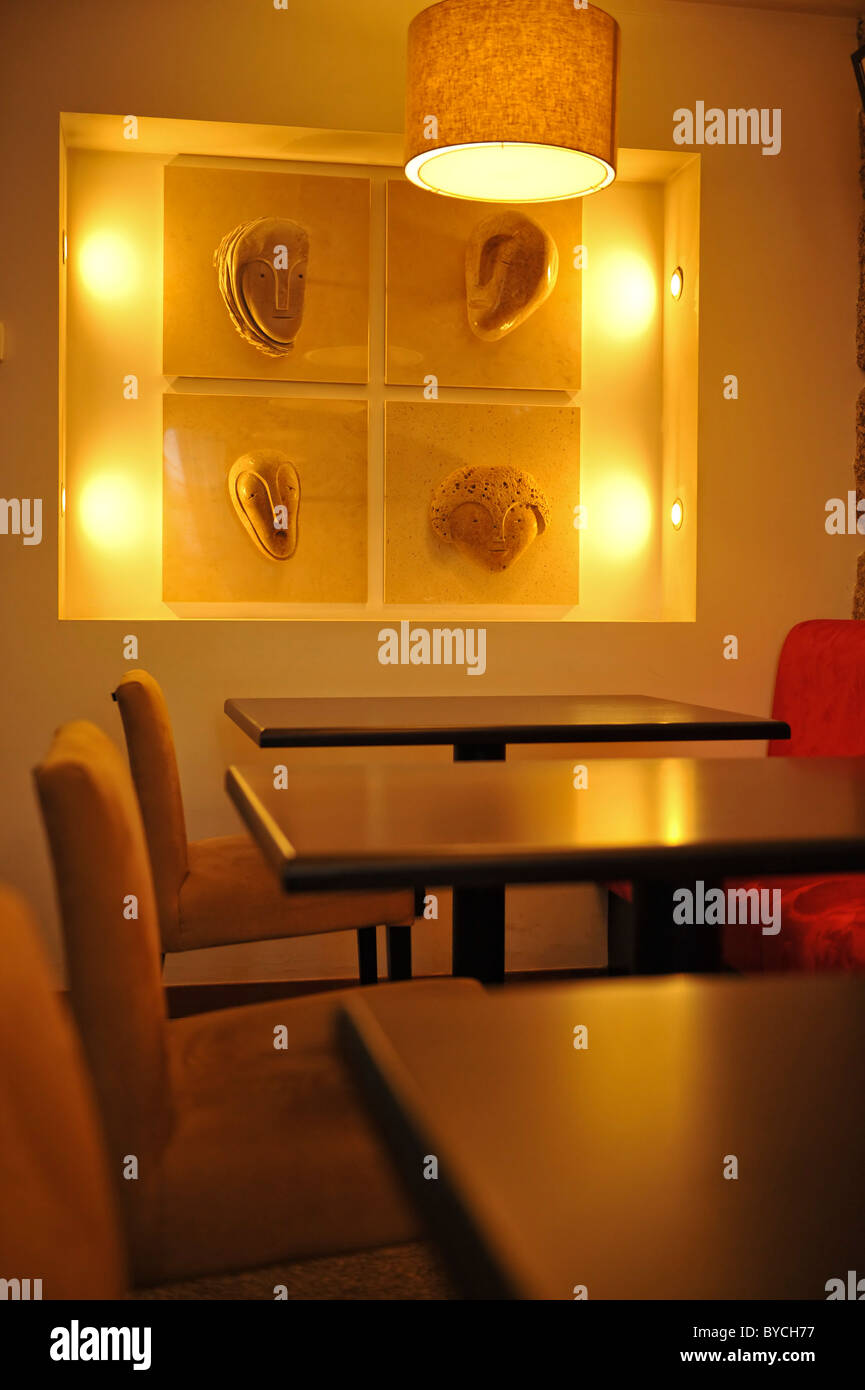 Dining tables and chairs hi-res stock photography and images - Alamy