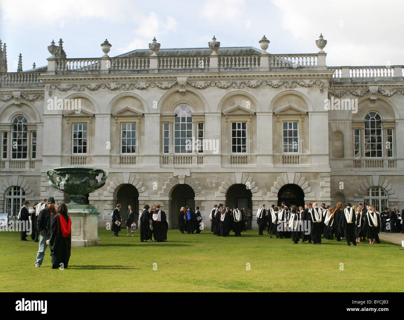 Student graduation at Cambridge University, in front of the Senate ...
