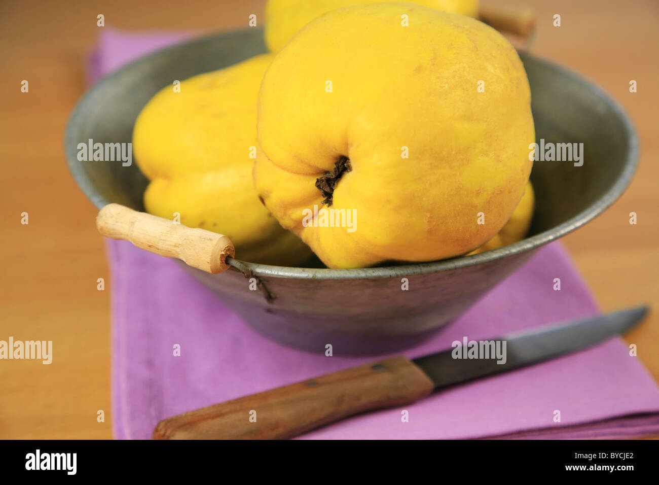 Many quinces hi-res stock photography and images - Alamy