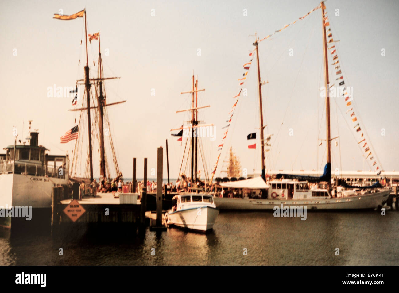 Ships flags hi-res stock photography and images - Alamy