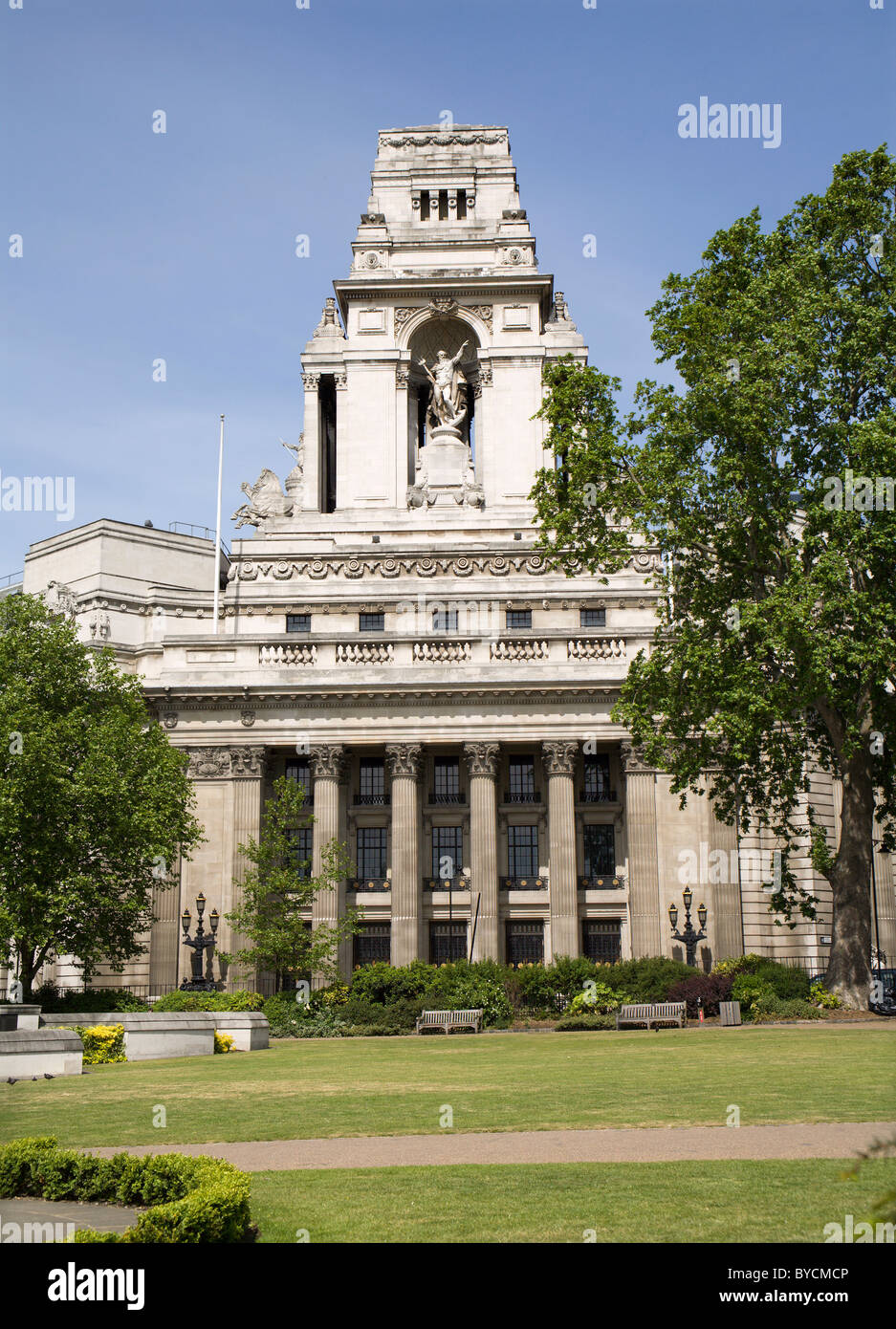 London - older building of bank Stock Photo - Alamy