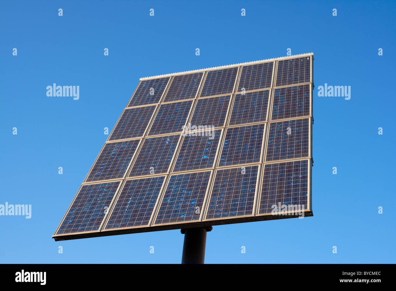 Solar array panel hi-res stock photography and images - Alamy