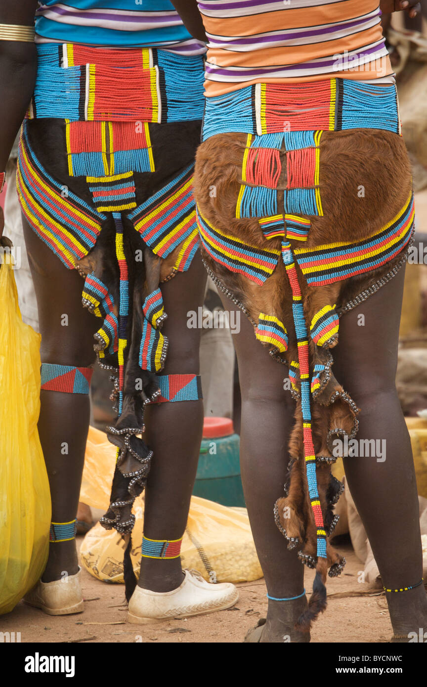 Women in traditional tribal dress, Demeka market, Jinka, Southern ...